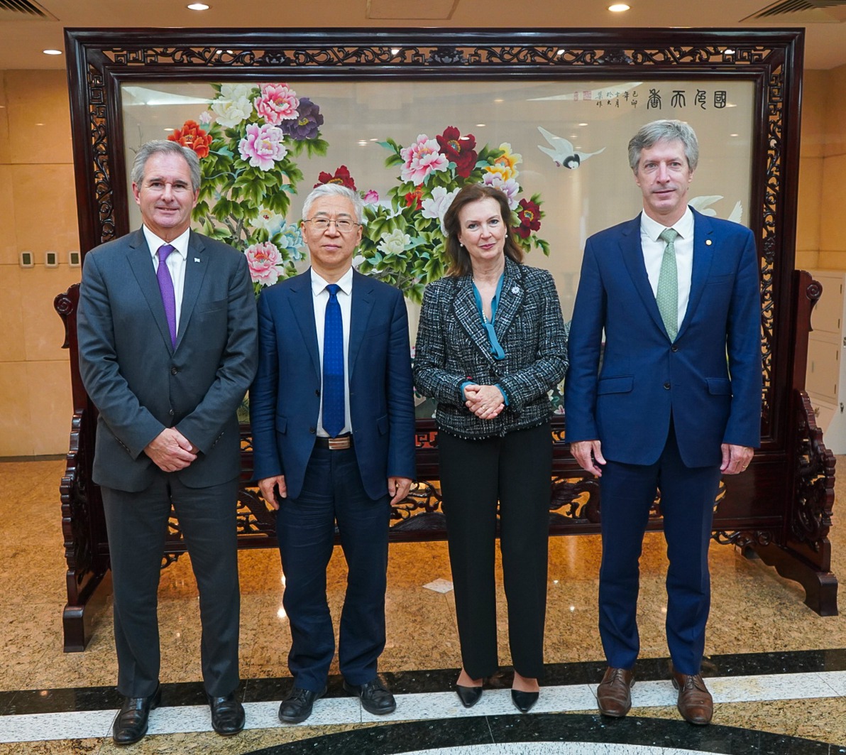 Mondino y el Canciller chino acuerdan potenciar la relación política y ...