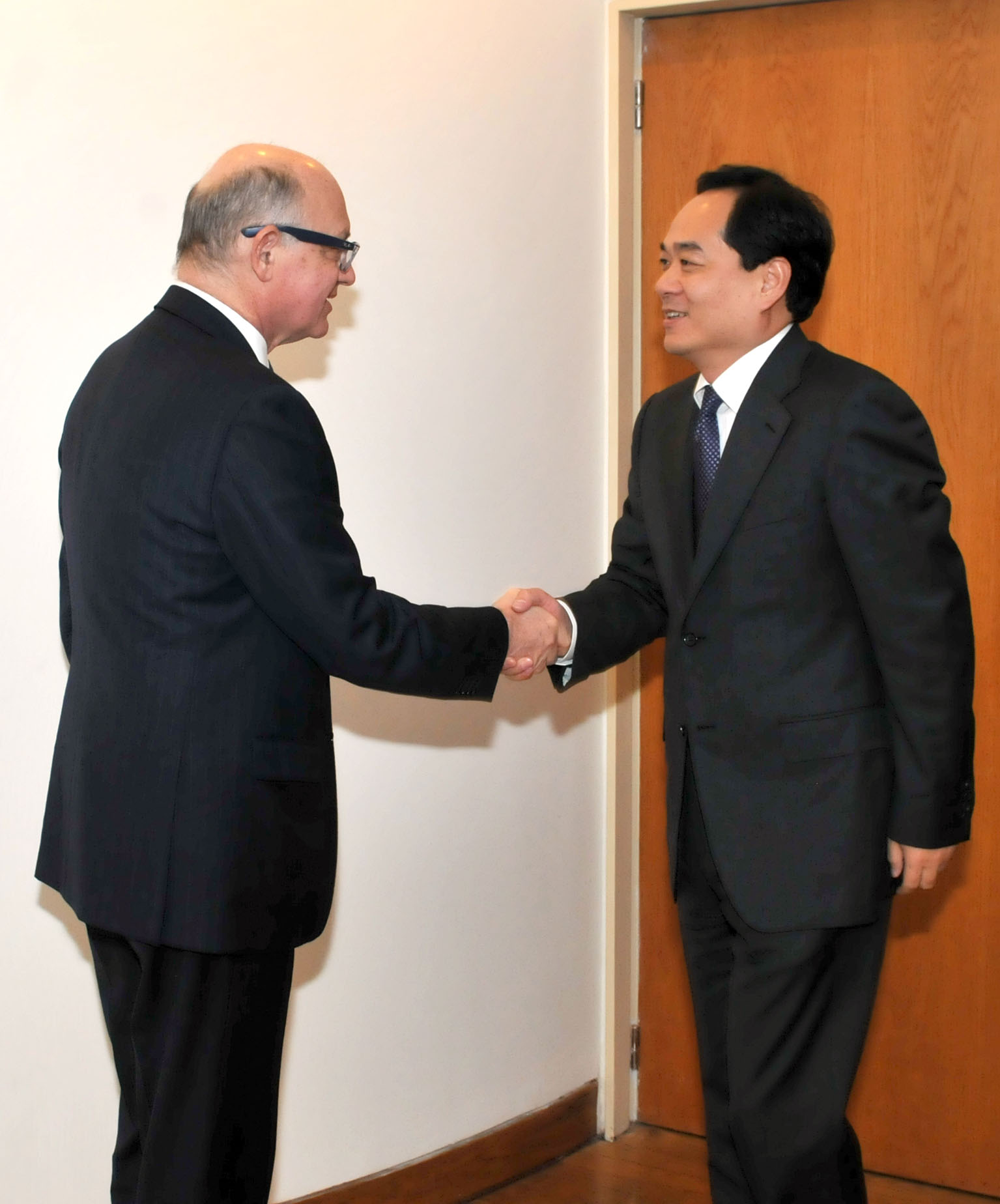 Timerman recibió esta tarde al nuevo Embajador de la República Popular ...